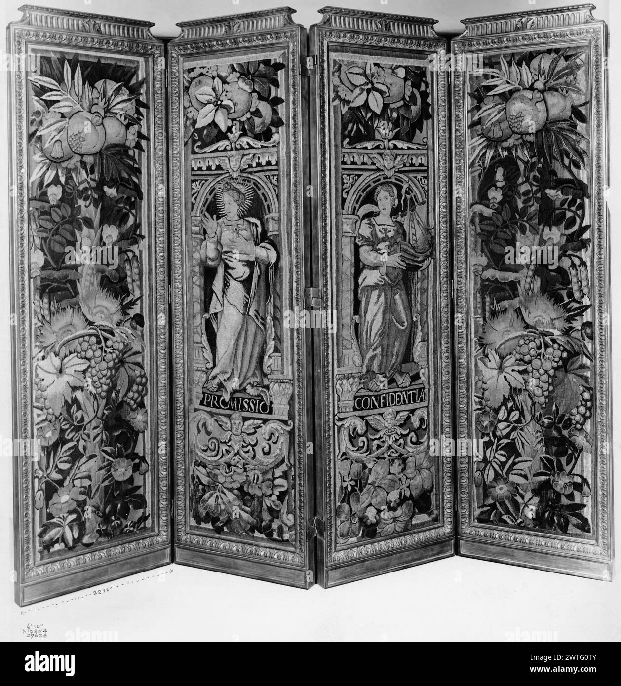 Four fold screen Black and White Stock Photos & Images - Alamy