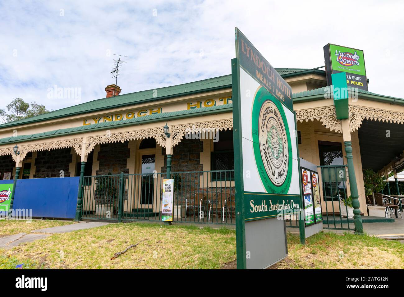 Australian pub hi-res stock photography and images - Alamy