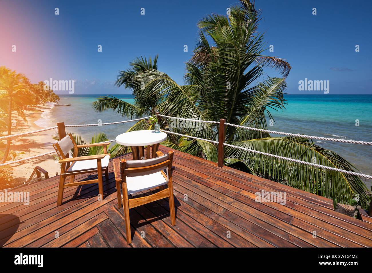 Oceanfront cafe table hi-res stock photography and images - Alamy
