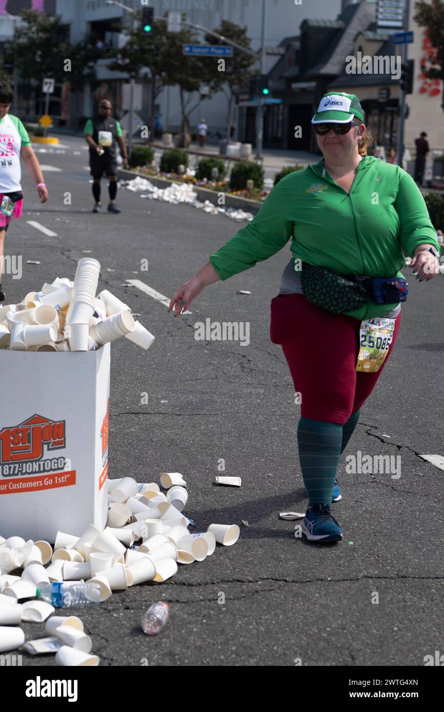 Runners hydration hi-res stock photography and images - Alamy