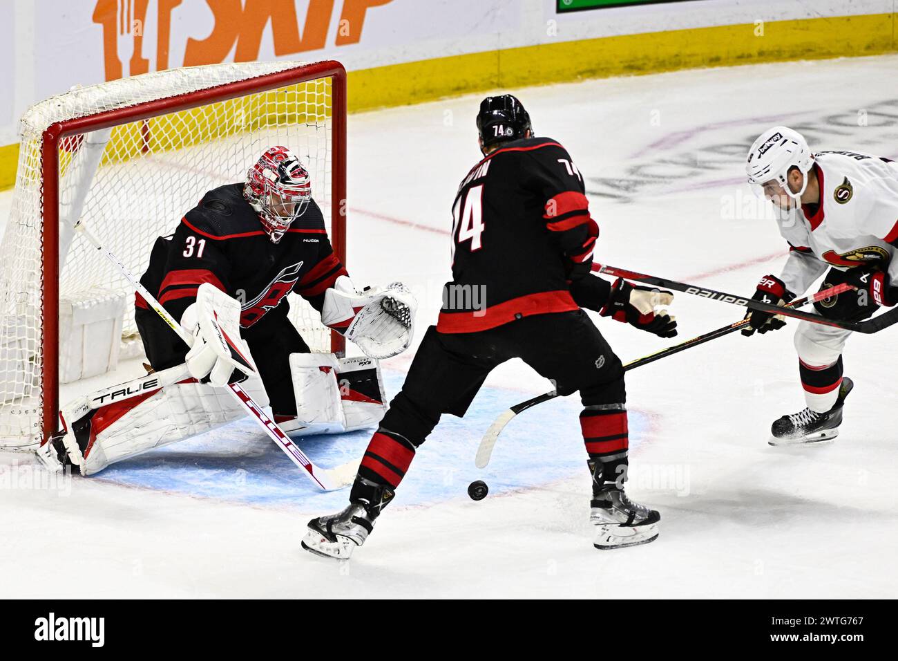Carolina Hurricanes goaltender Frederik Andersen (31) watches as ...