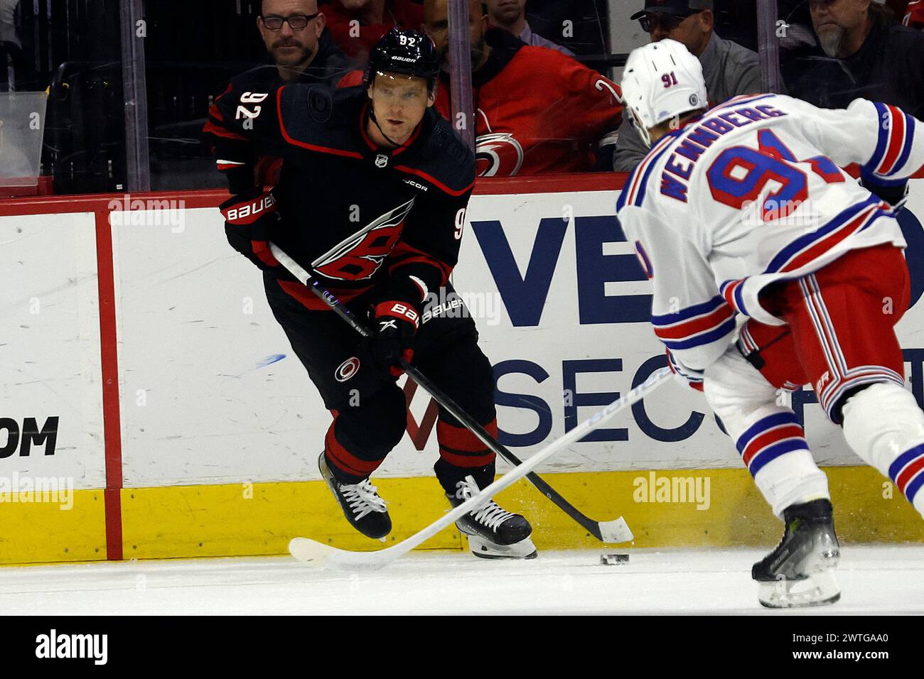 Carolina Hurricanes' Evgeny Kuznetsov (92) controls the puck in front ...