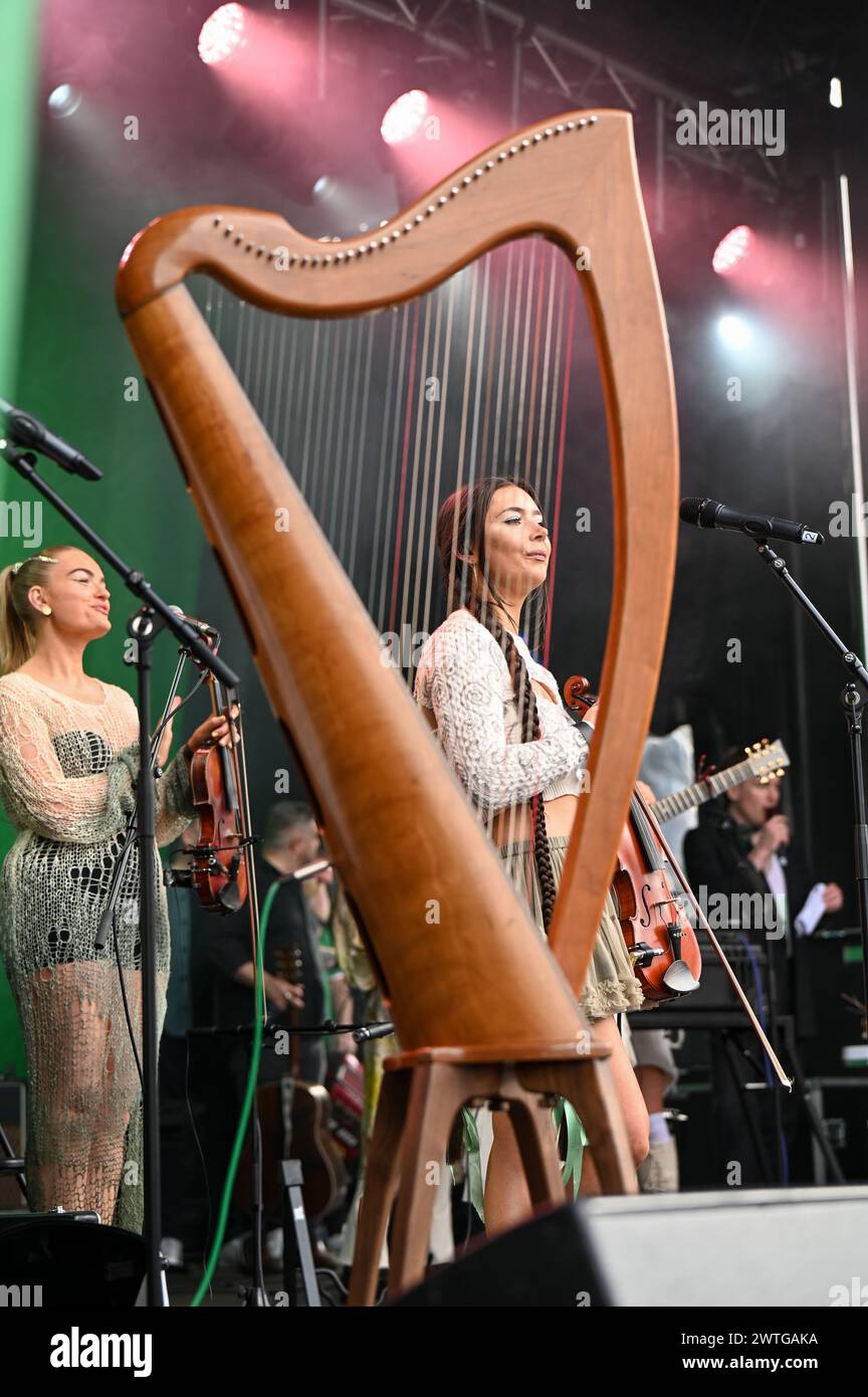 The london celtic youth orchestra hi-res stock photography and images ...