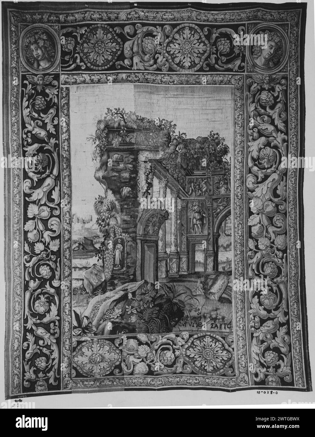 Landscape architecture ruins in Black and White Stock Photos & Images ...