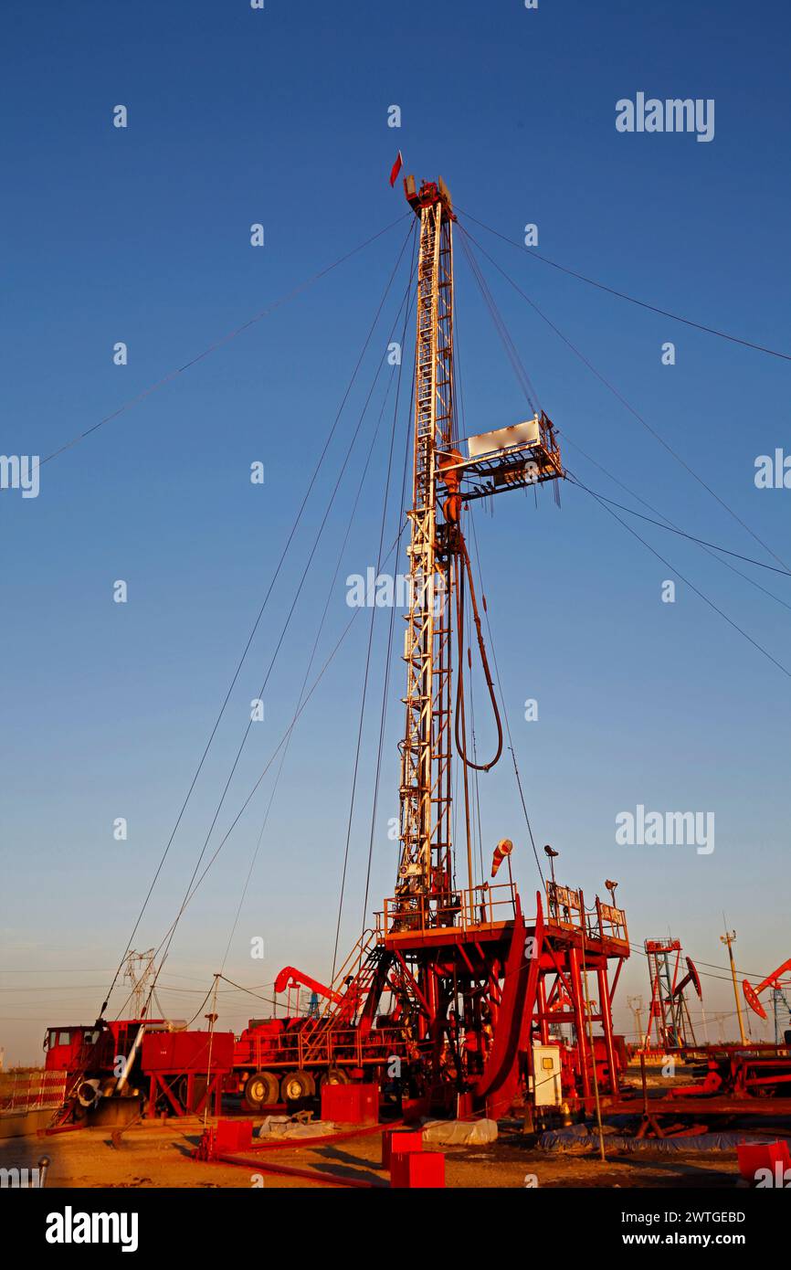Oil drilling equipment hi-res stock photography and images - Alamy