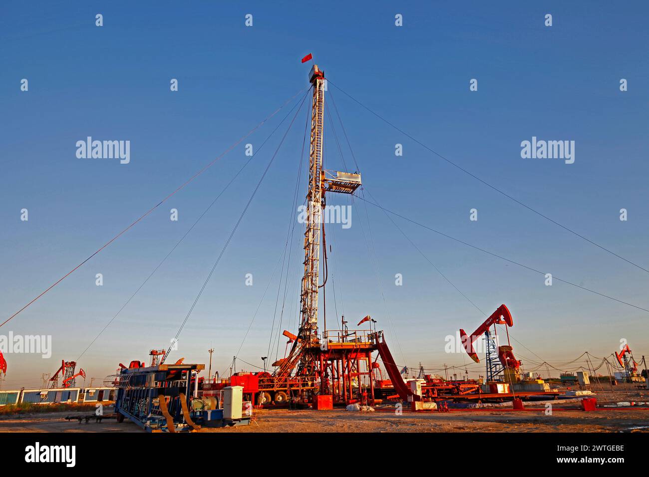 Oil drilling equipment Stock Photo - Alamy