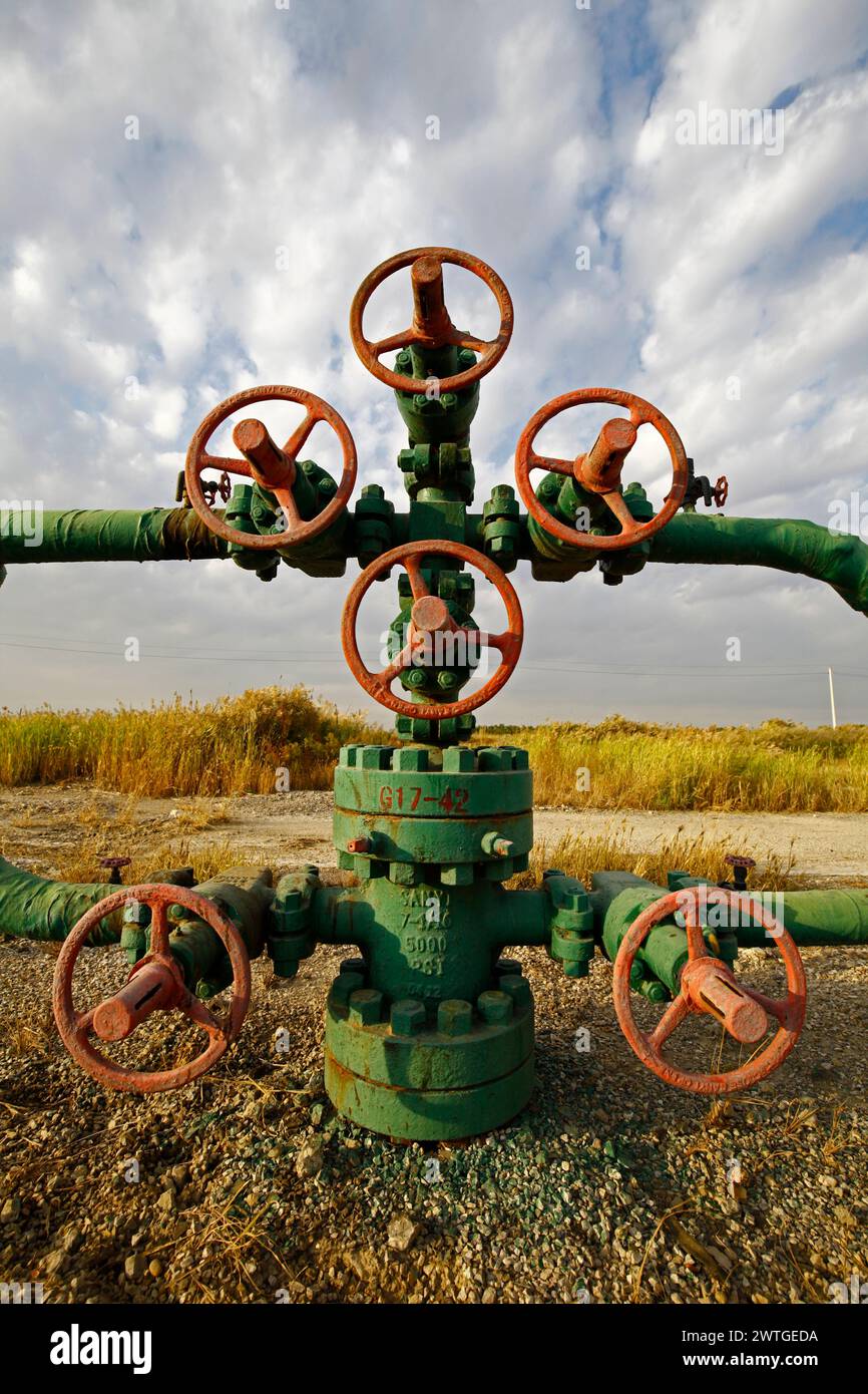 Pipes and valves Stock Photo - Alamy