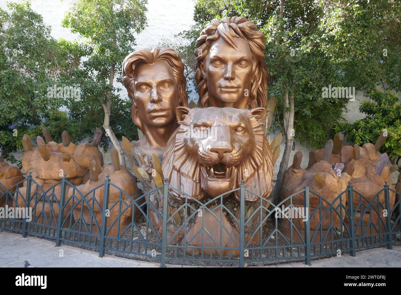 Las Vegas, Nevada, USA 8th March 2024 Siegfried & Roy Statue and Plaza ...
