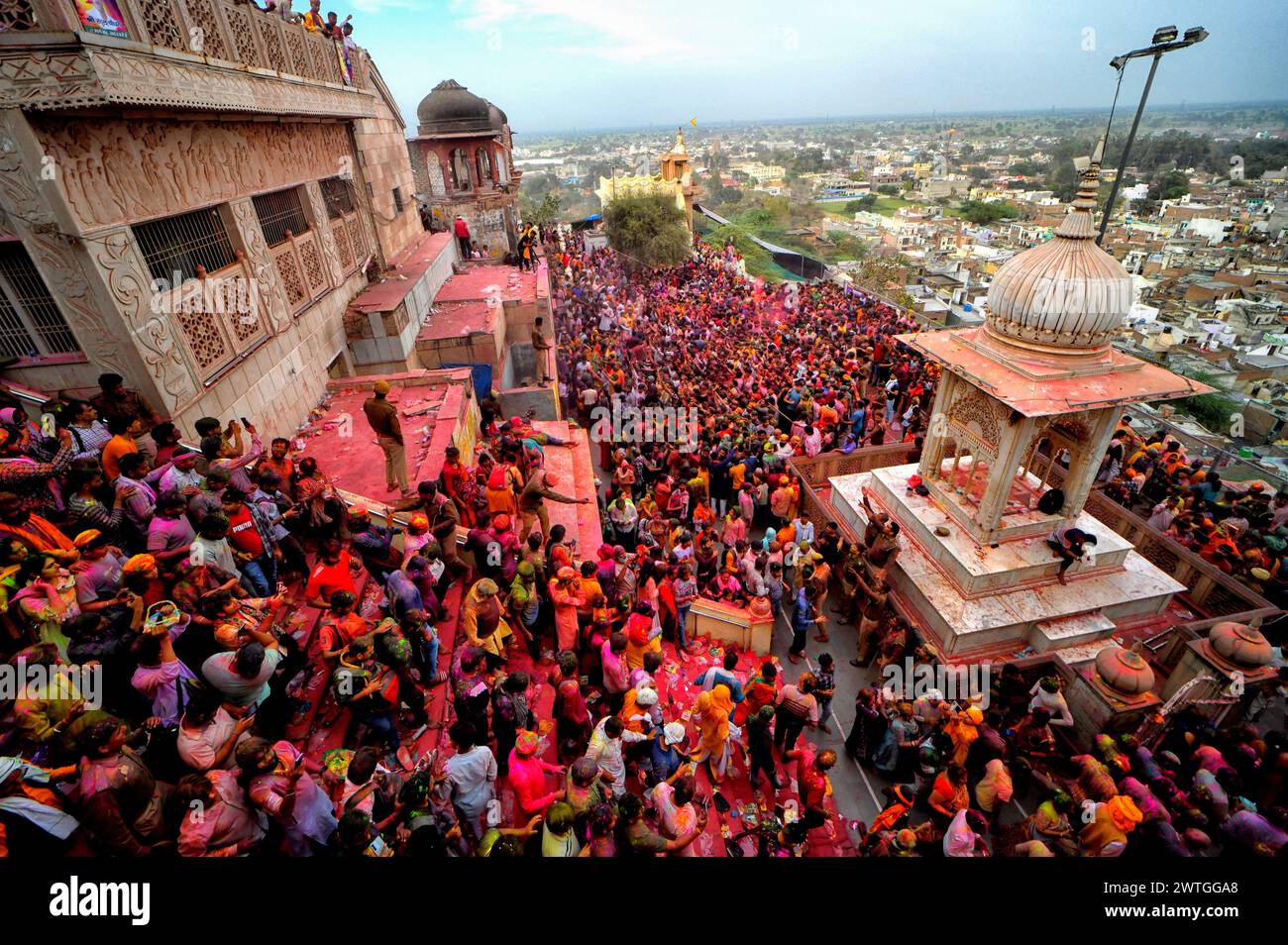 Mathura, India. 17th Mar, 2024. A huge number of Hindu devotees gather ...