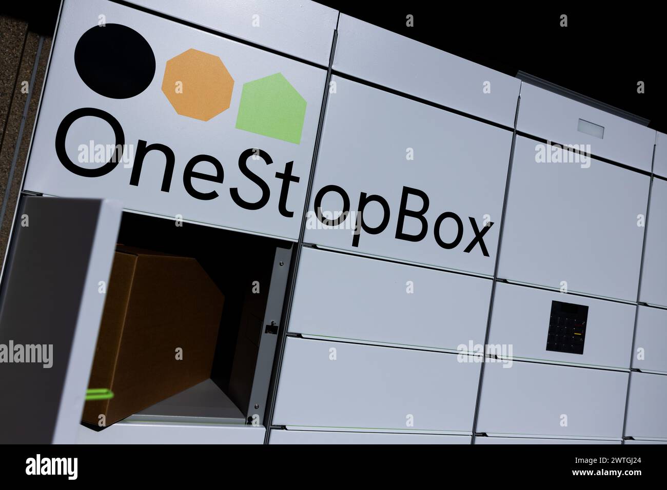 Bonn, Germany. 14th Mar, 2024. A parcel station without a label from ...