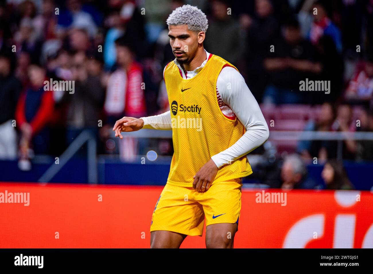 Ronald araujo warming hi-res stock photography and images - Alamy