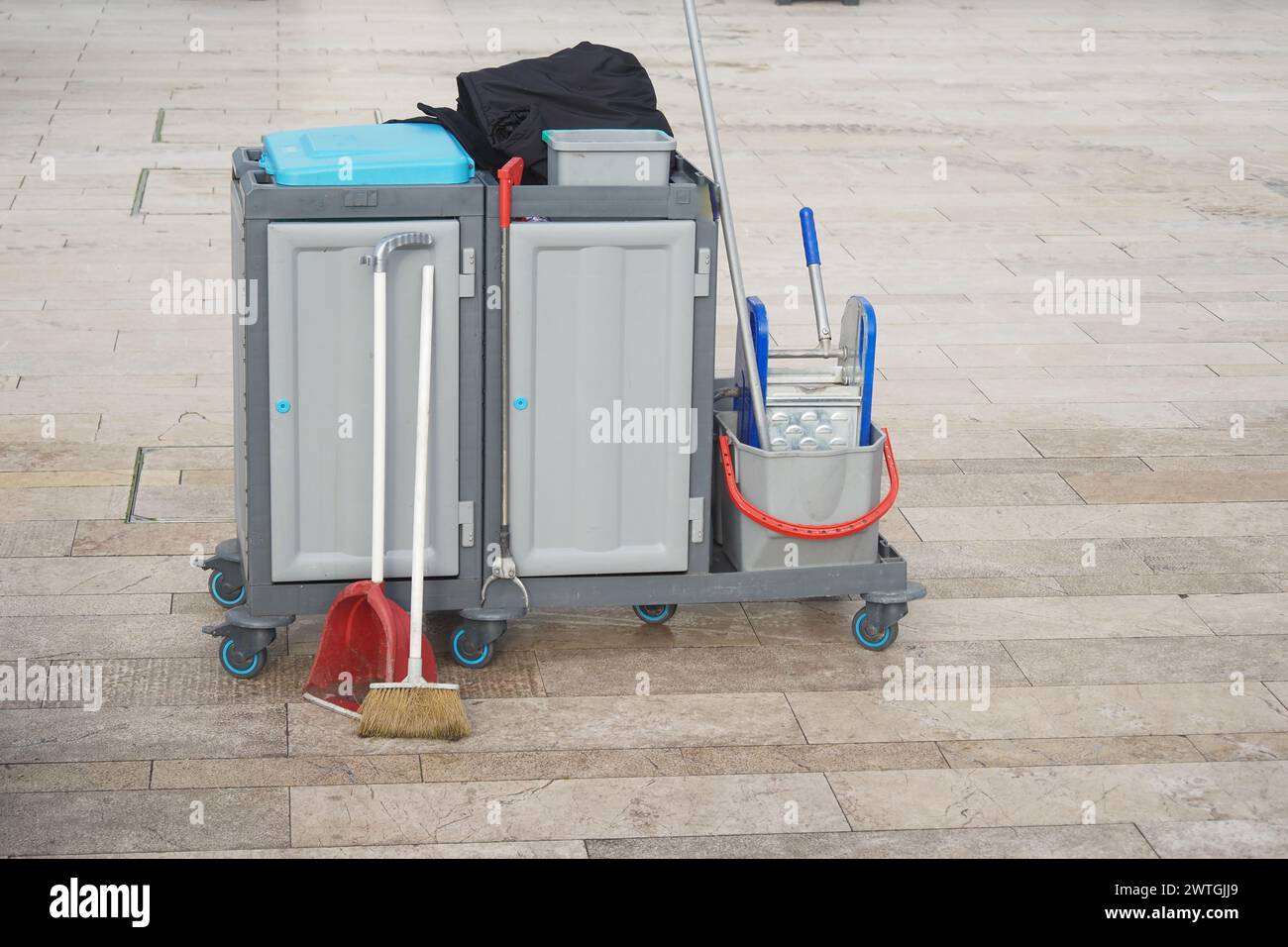 Rolling cleaning cart hi-res stock photography and images - Alamy