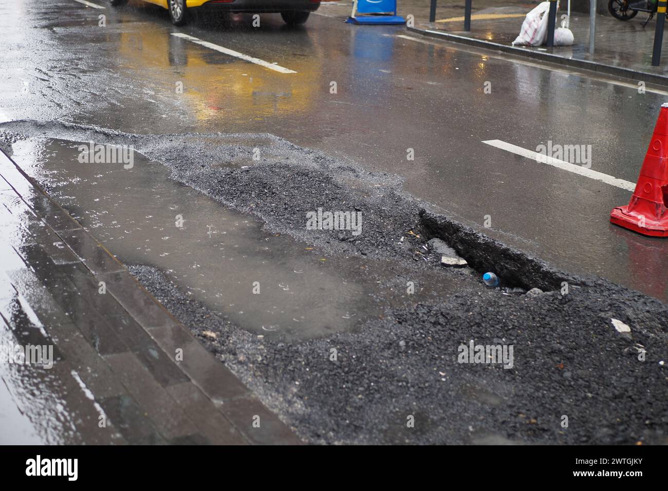 Big pot hole filled water hi-res stock photography and images - Alamy