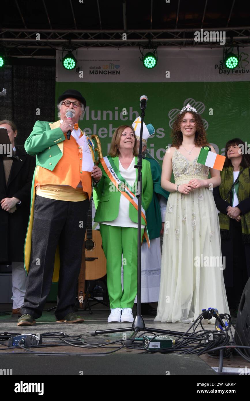 Frank Lynn Moderator Siobhan Freidank Grand Marshal Orla Geary Parade ...