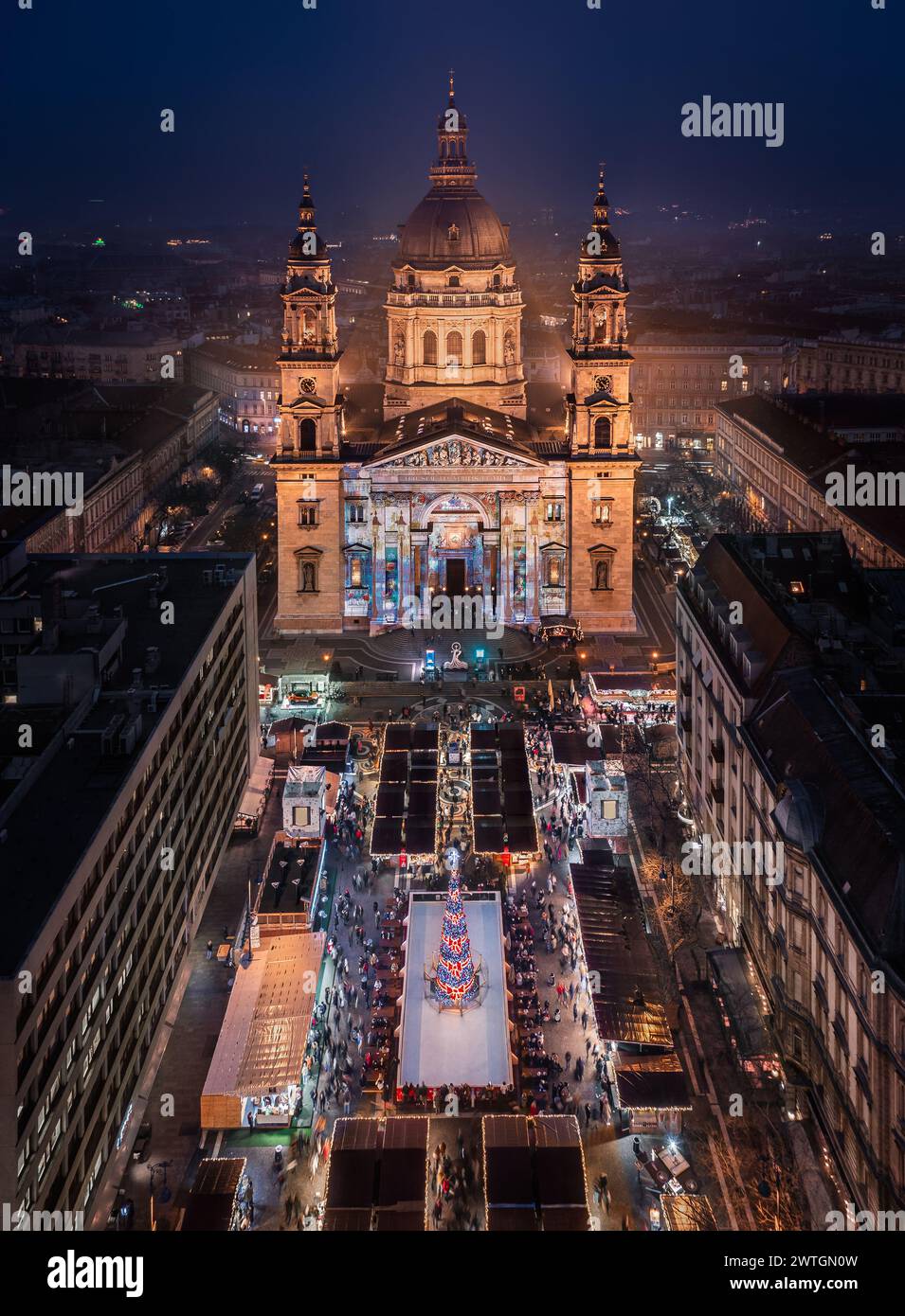 View christmas tree basilica hi-res stock photography and images - Alamy