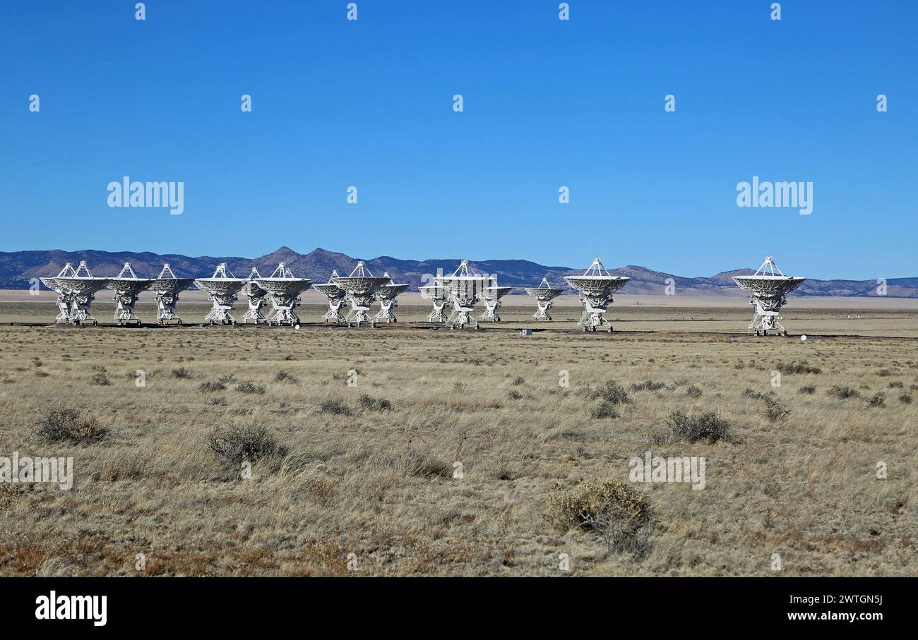 Antennas pointing upwards - Very Large Array, New Mexico Stock Photo ...