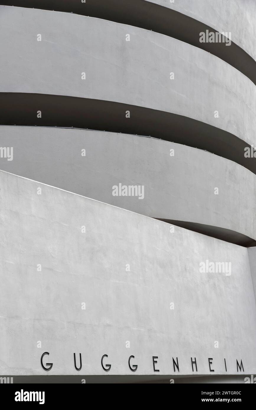 Solomon R. Guggenheim Museum, Upper East Side, close-up of the spiral ...