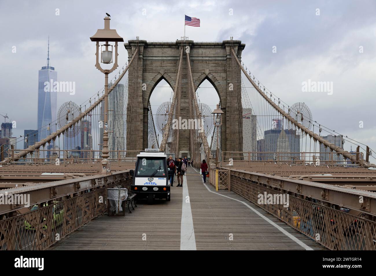 Vehicle and pedestrian bridge hi-res stock photography and images - Alamy