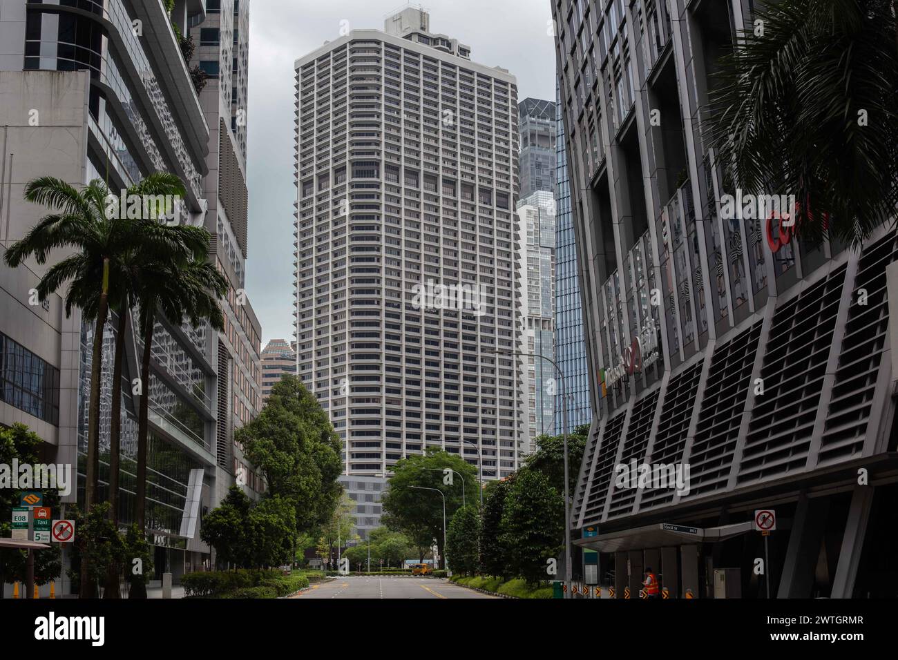 Zero carbon 2050 home hi-res stock photography and images - Alamy