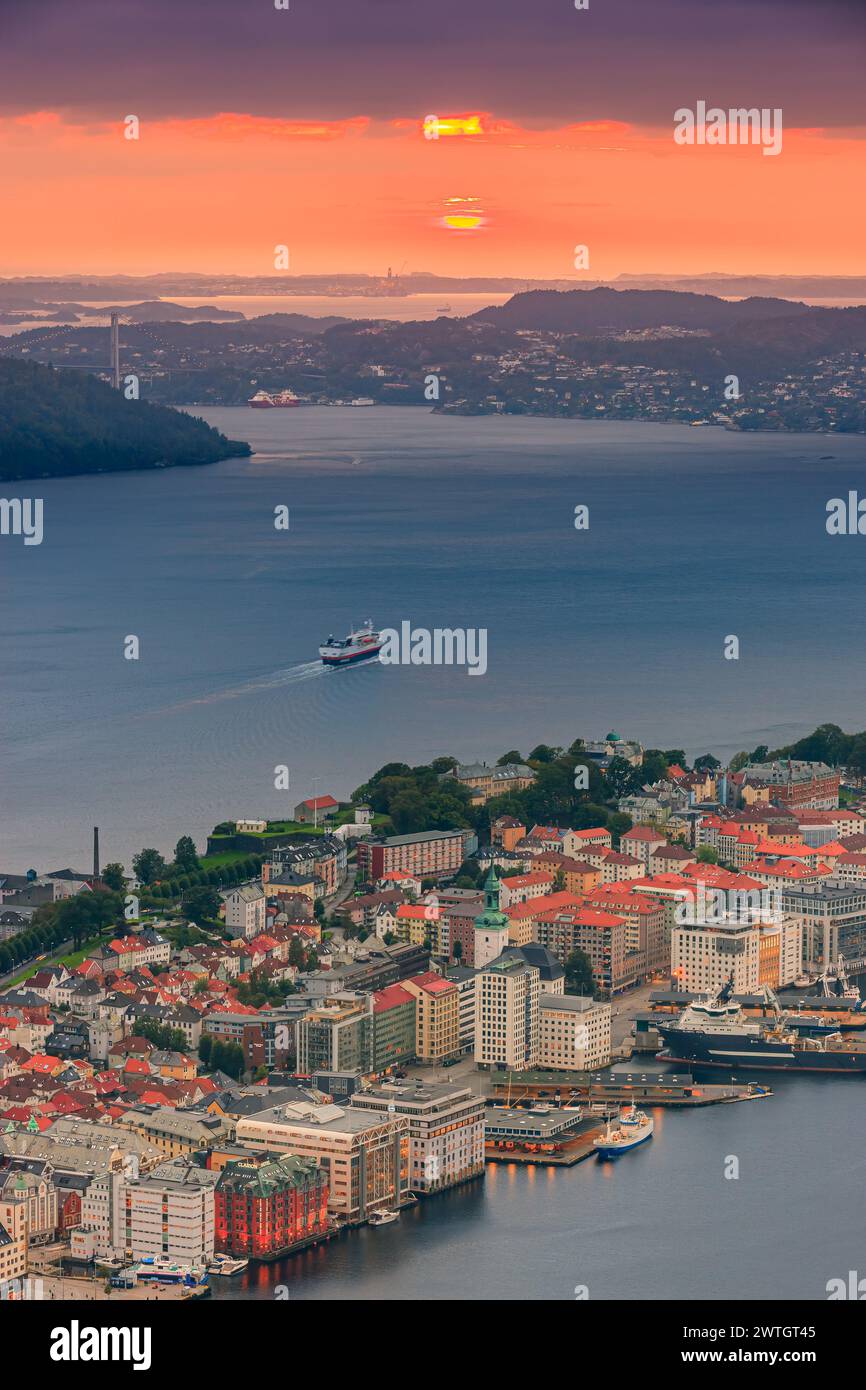 Picture in a vertical view hi-res stock photography and images - Alamy