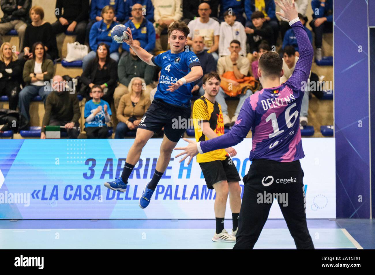 Pescara, Italy. 17th Mar, 2024. Tommaso De Angelis of Italy (L) and ...