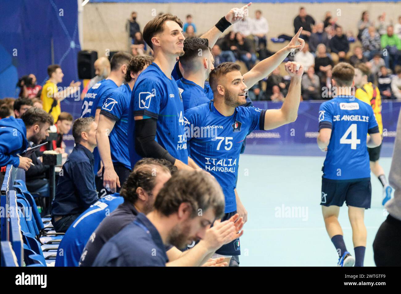 Pescara, Italy. 17th Mar, 2024. The bench of the Italian national team ...
