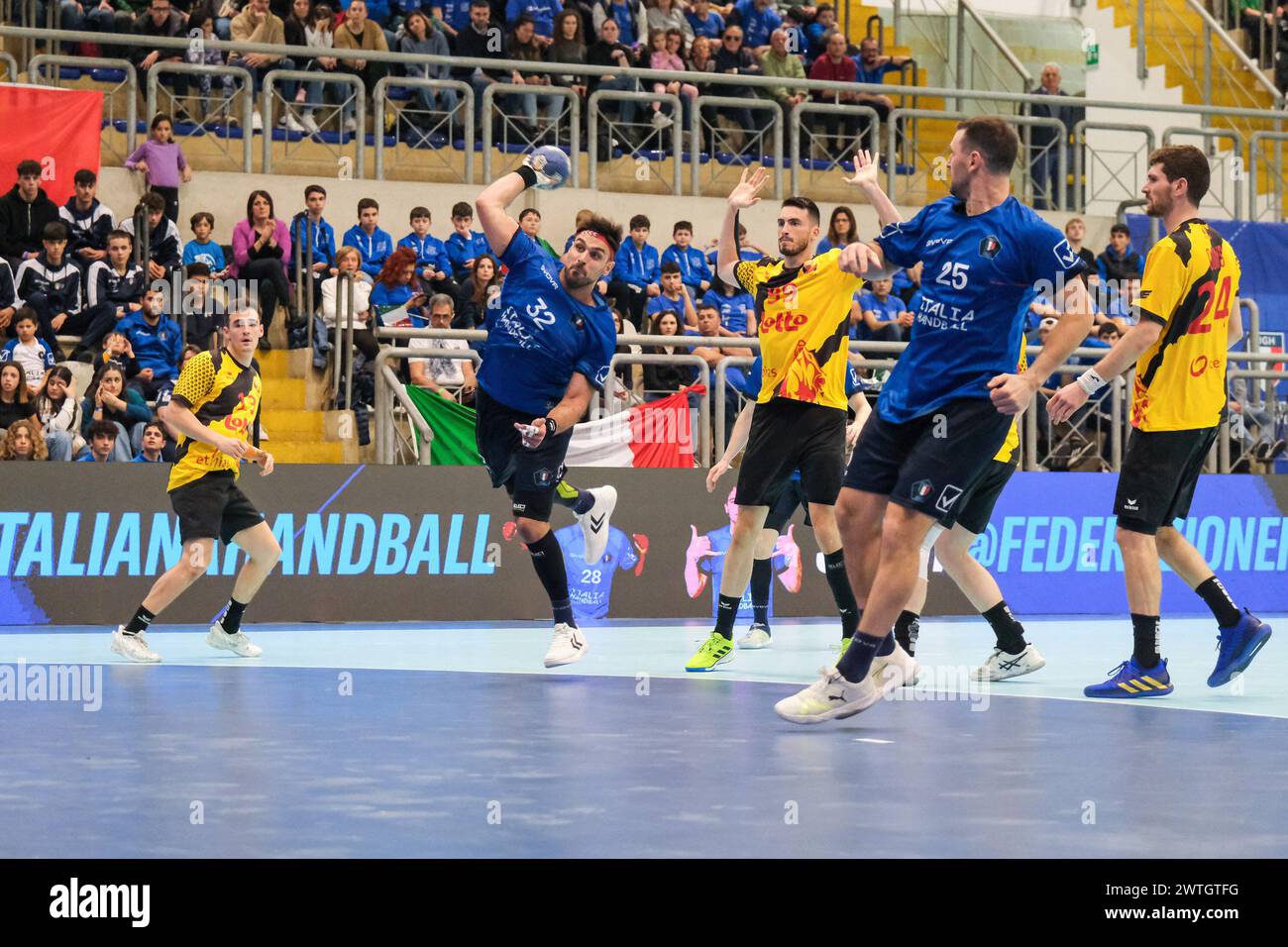 Pescara, Italy. 17th Mar, 2024. Andrea Parisini (L) of Italy in action ...