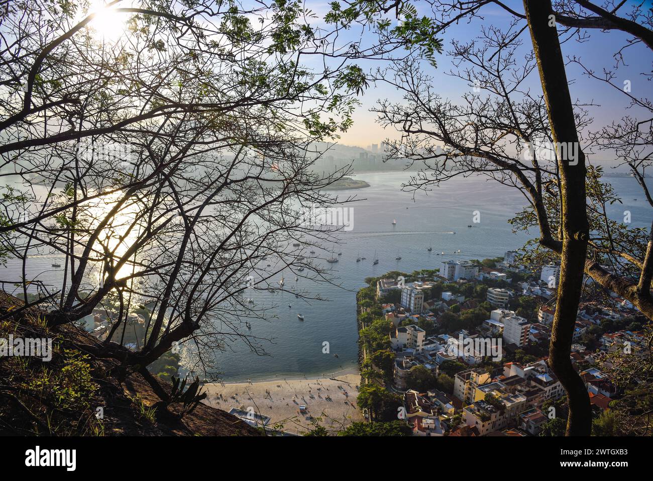 Trilha do morro da urca hi-res stock photography and images - Alamy