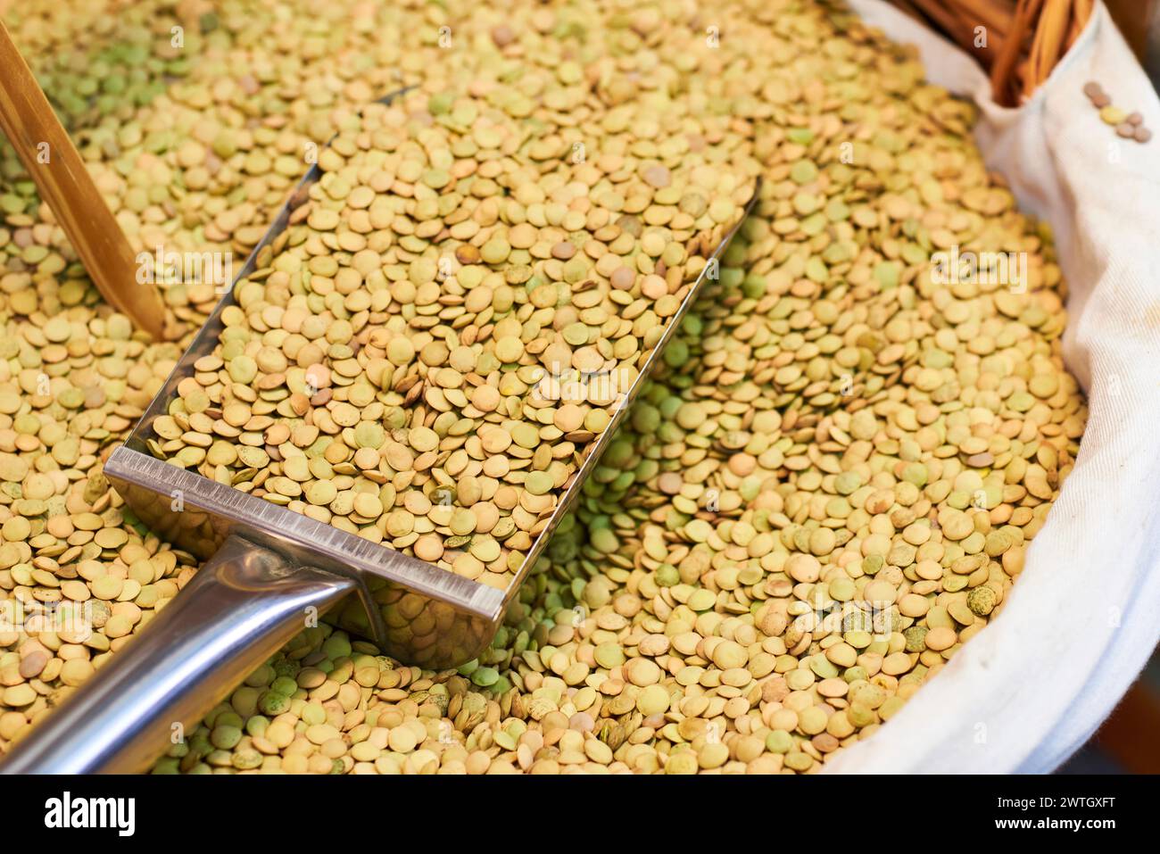 Harvesting lentils hi-res stock photography and images - Alamy