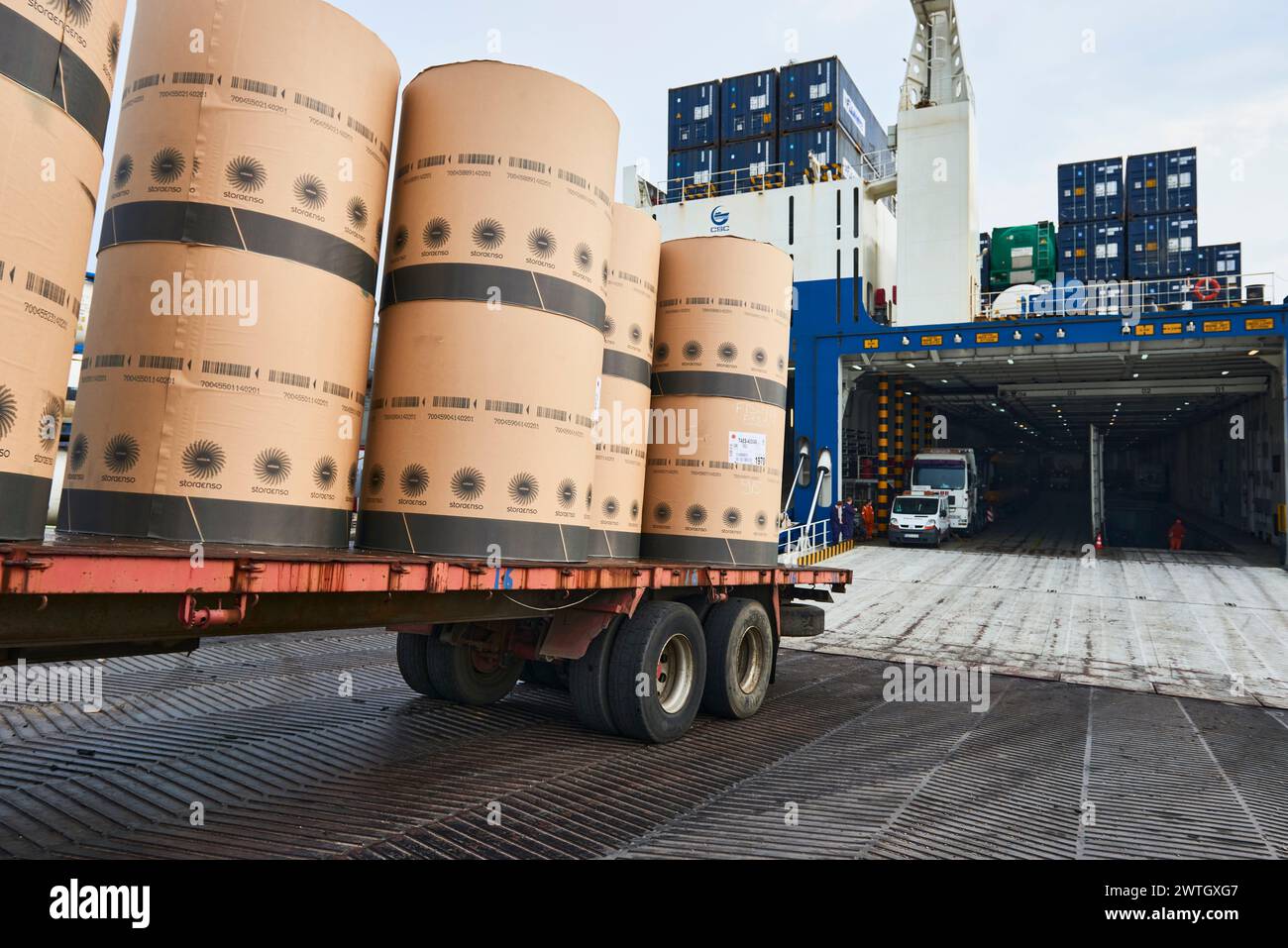 Cargo truck rolls paper hi-res stock photography and images - Alamy