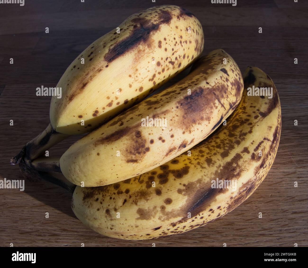 Table of bananas hi-res stock photography and images - Alamy