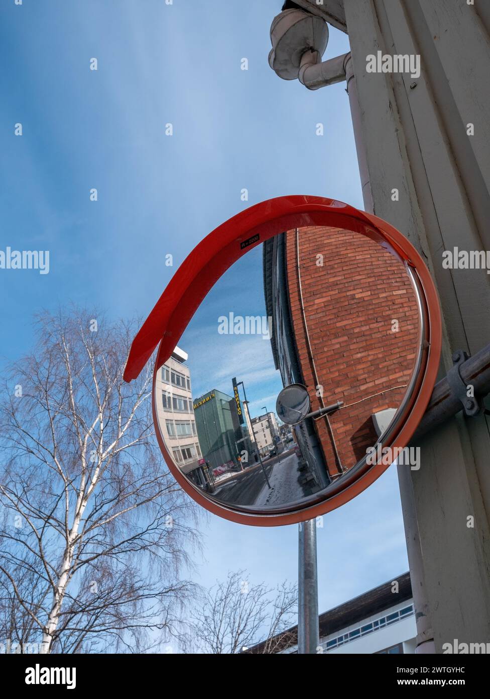 Convex mirror pole hi-res stock photography and images - Alamy