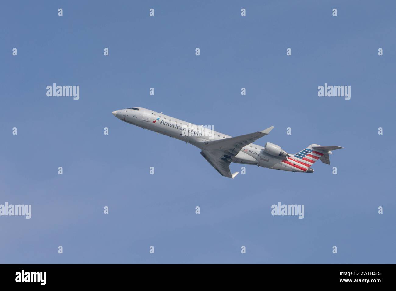 Crj 700 hi-res stock photography and images - Alamy