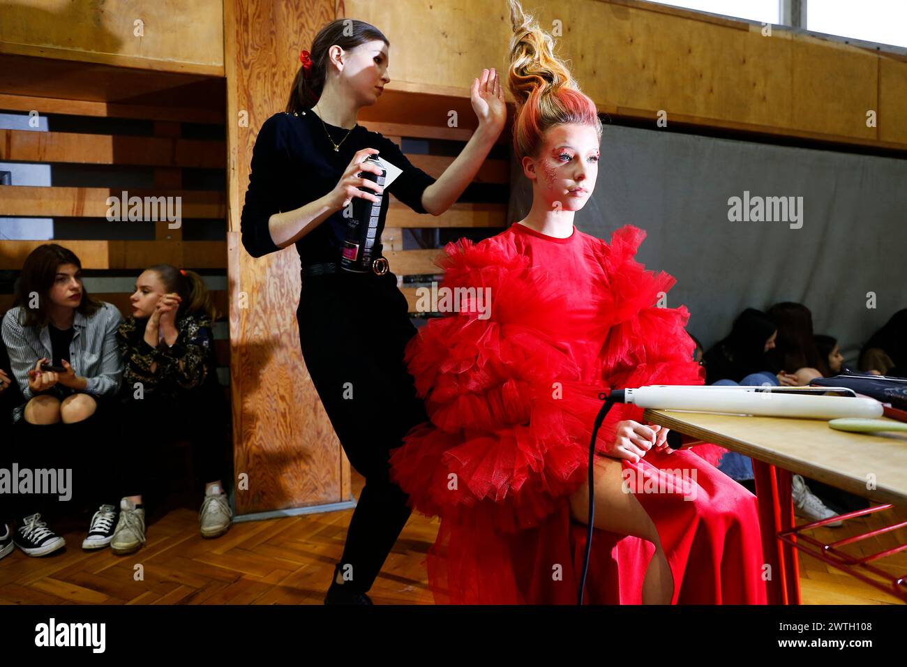 The 9th National competition for students "Young hairdressing master ...