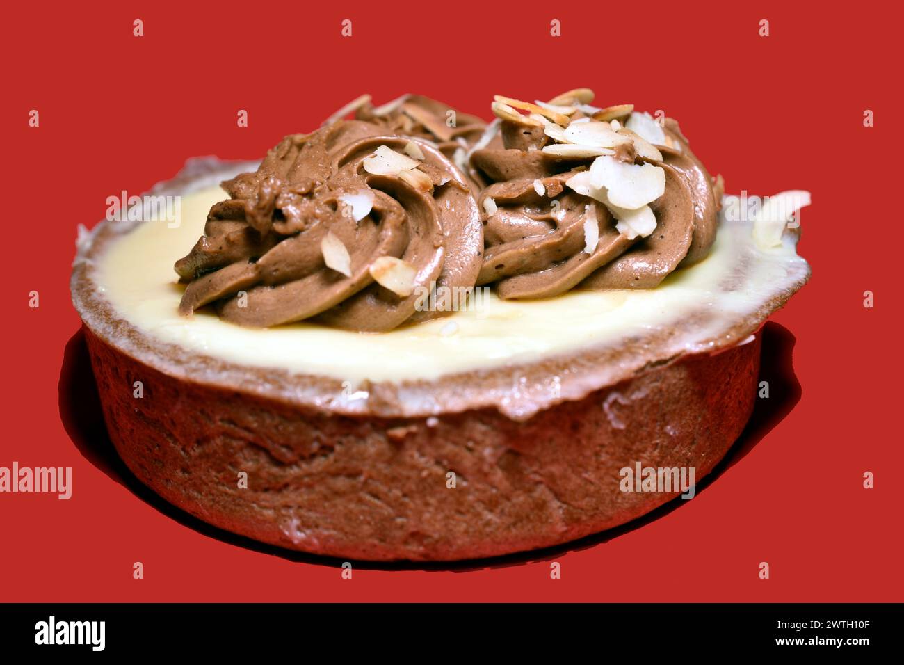 Round cake in the form of a basket with curd mass decorated with ...