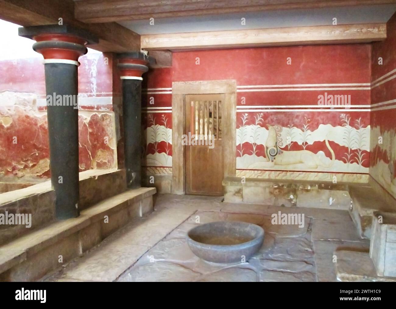 Impressive Ancient Throne Room in the Palace of Knossos, Archaeological ...