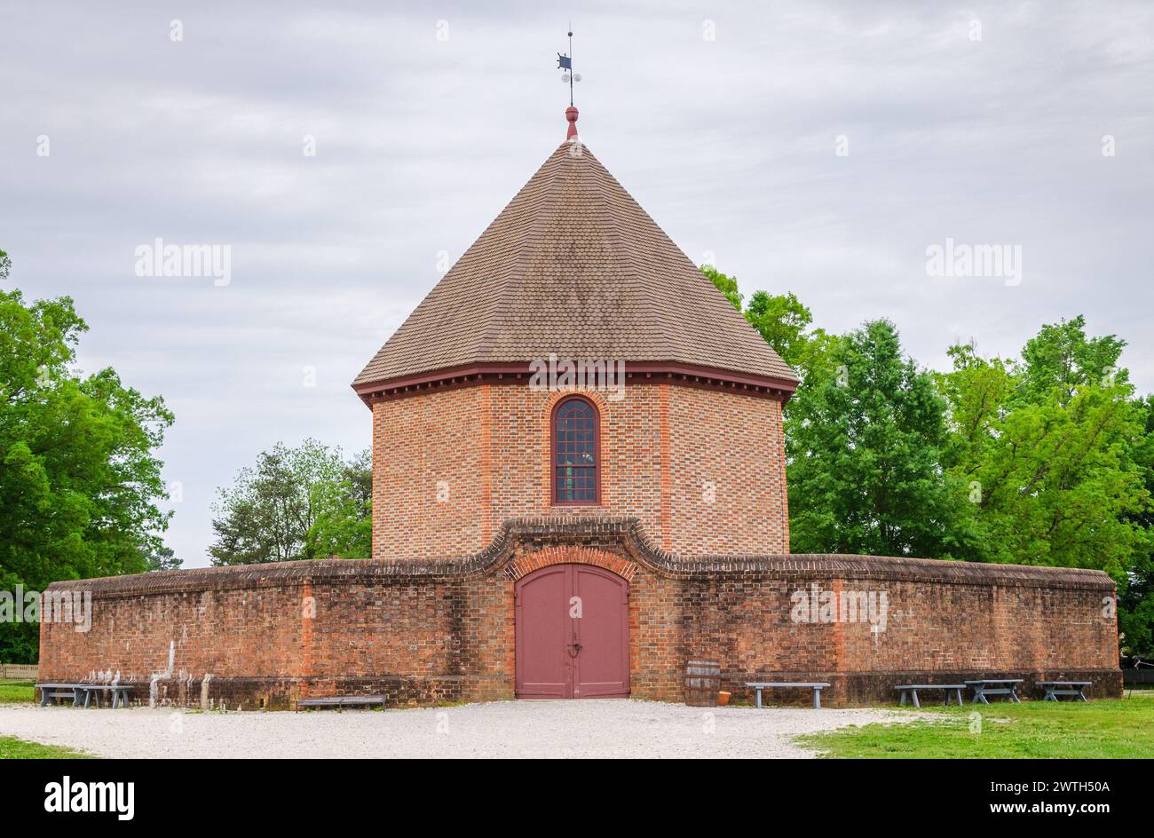 The “Historic Triangle” Historical Colonial Williamsburg in Virginia ...