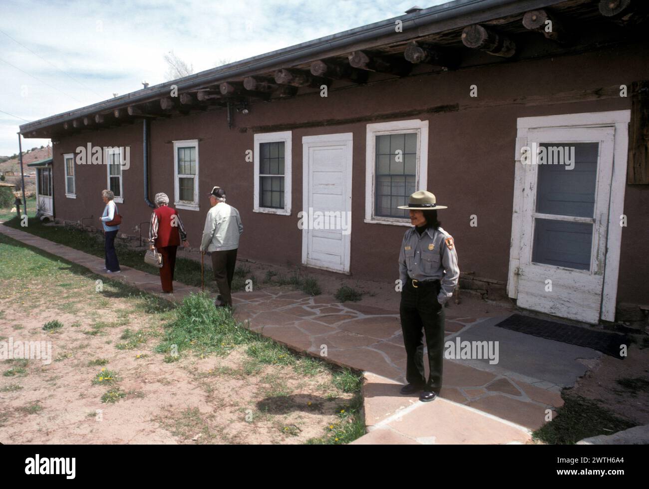 Native americans trading hi-res stock photography and images - Alamy