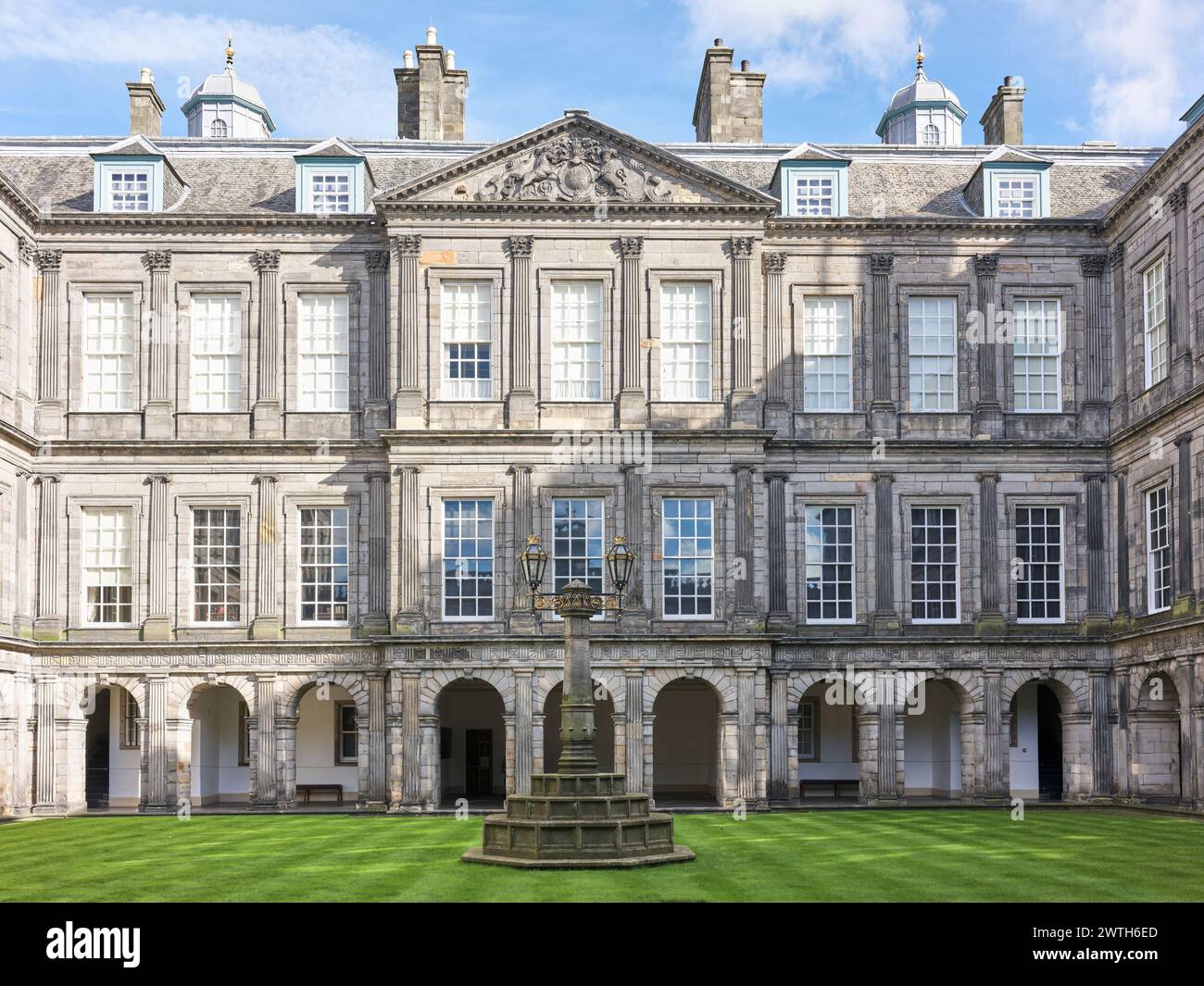 Courtyard at Holyrood palace (holyroodhouse), Edinburgh, home of the ...