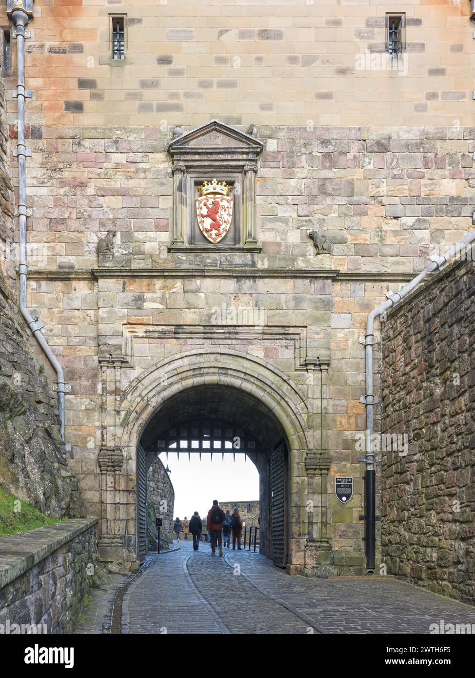 Scottish royal emblem above the inner gateway to Edinburgh castle ...