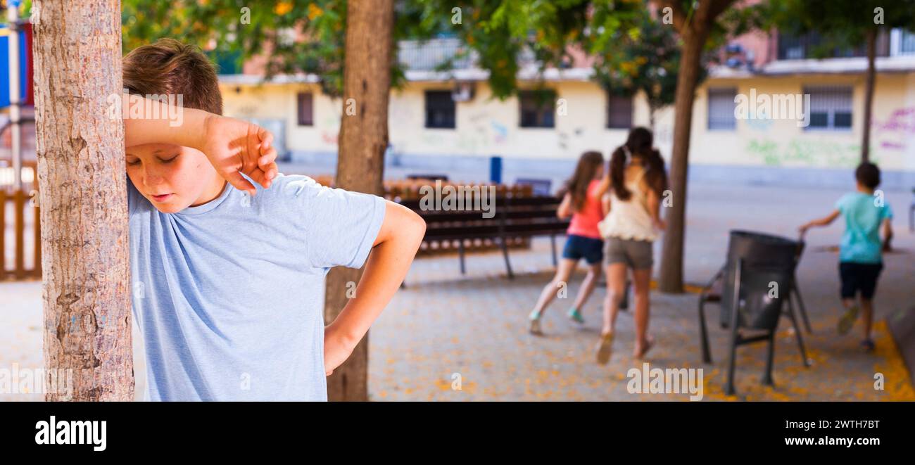 Hide and seek games hi-res stock photography and images - Alamy