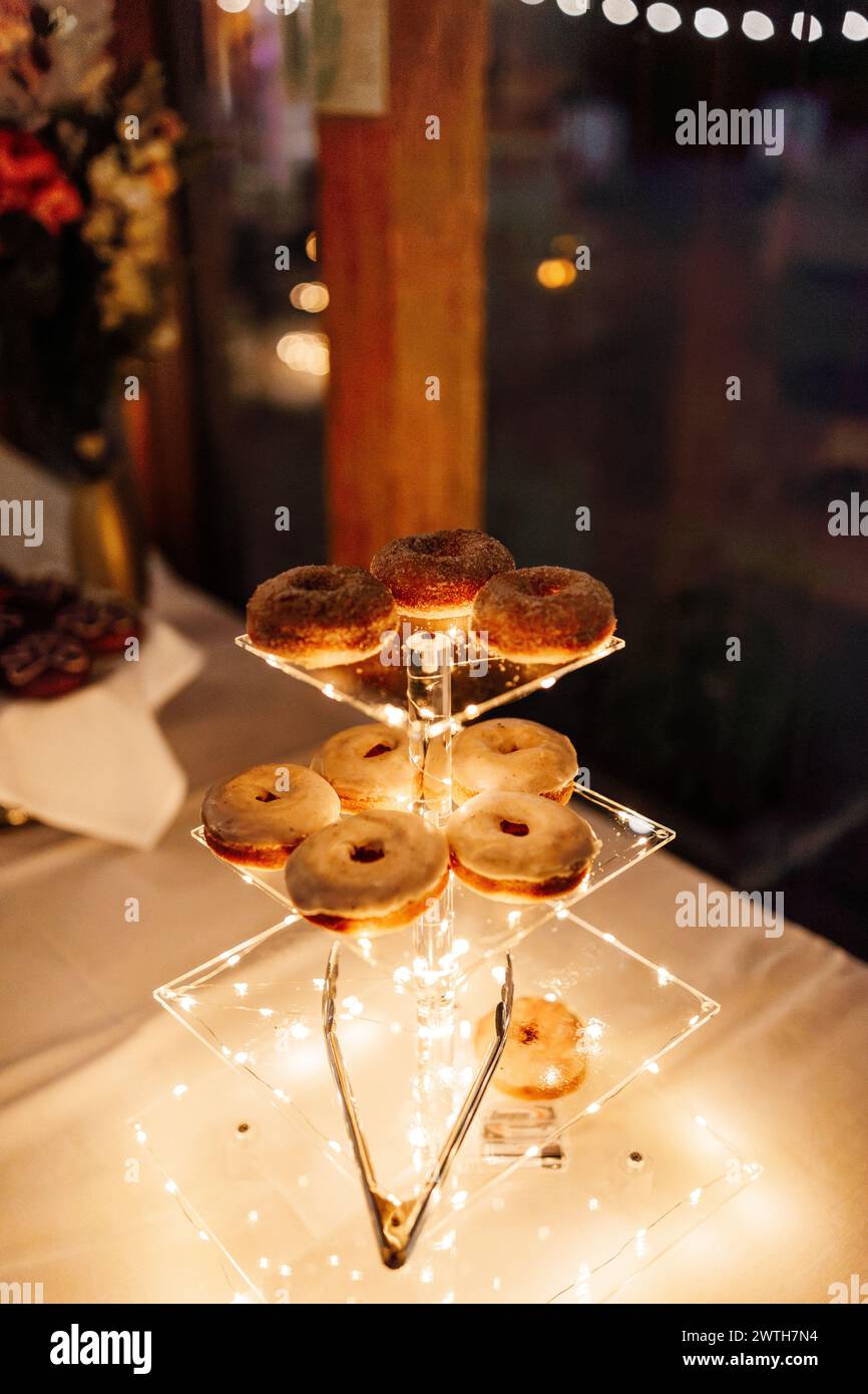 Treat table hi-res stock photography and images - Alamy