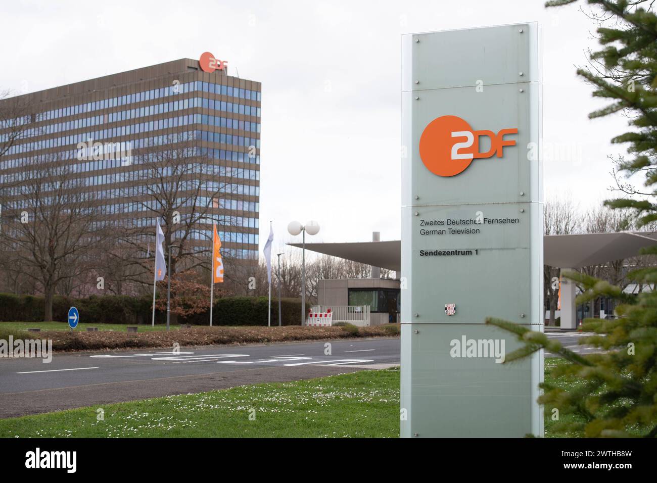 Das Sendezentrum 1 des ZDF, Zweites Deutsches Fernsehen, Aussenansicht ...