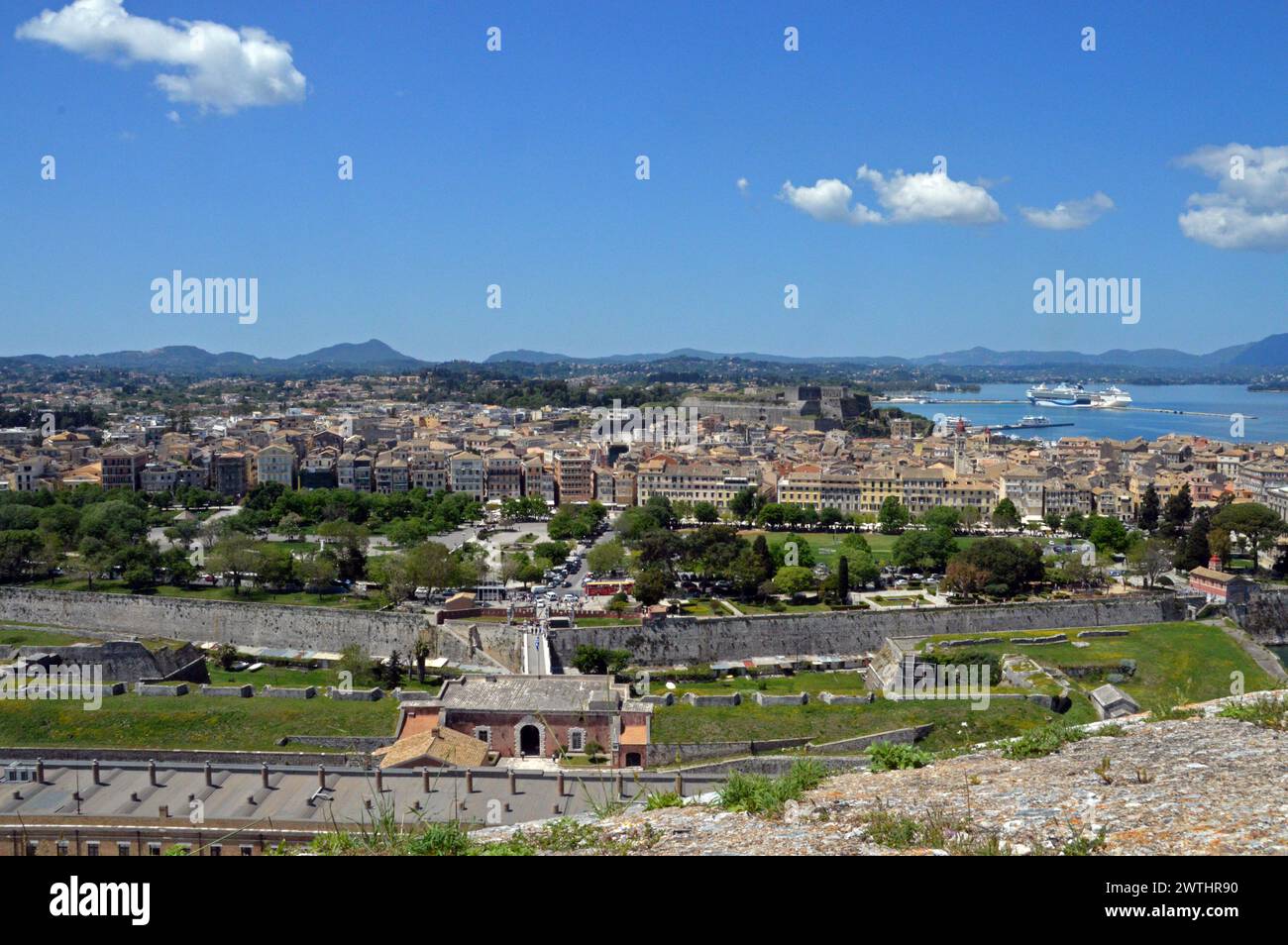 Greece, Island of Corfu, Kerkyra (Corfu town): view of the Spianada and ...
