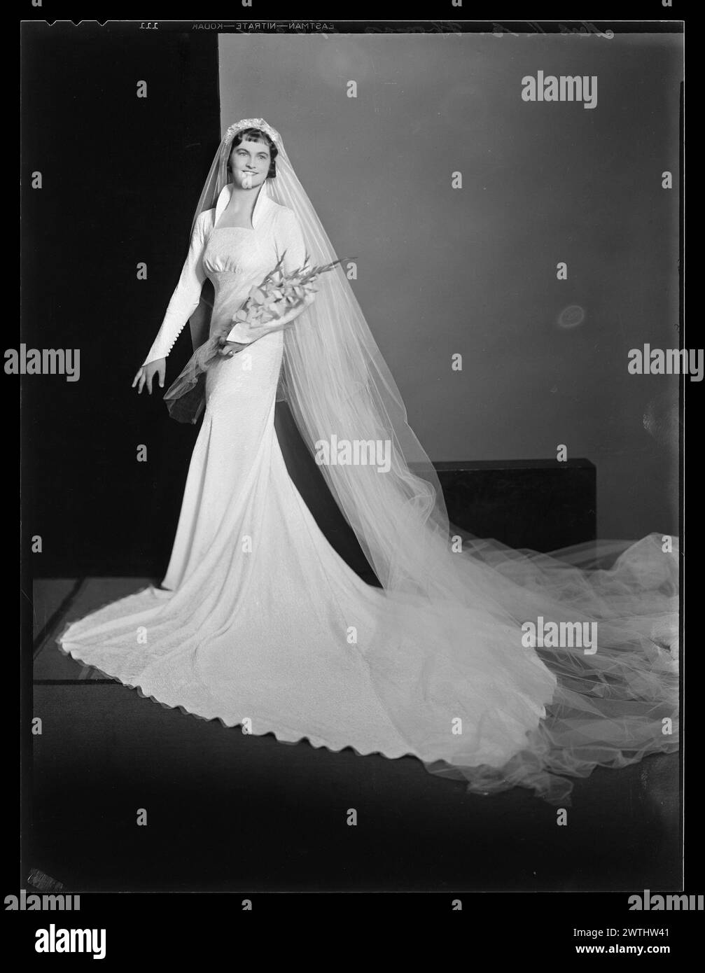 Woman black white negatives hi-res stock photography and images - Alamy