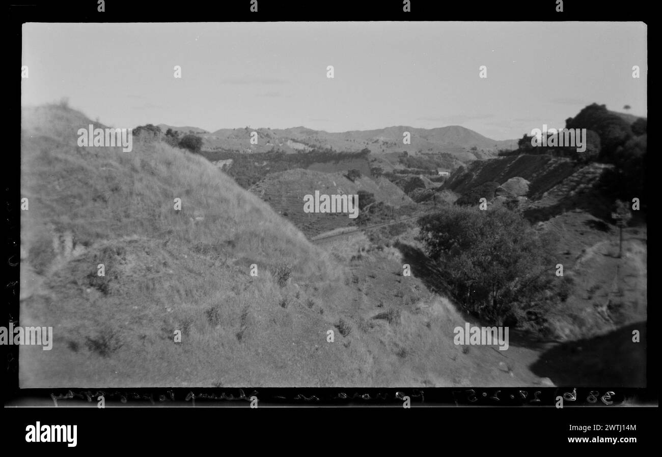 Panorama : slump topography, south of Utiku black-and-white negatives ...