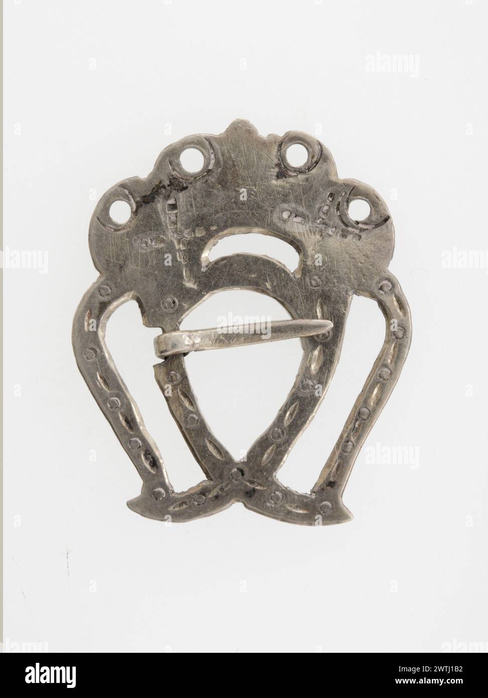 Luckenbooth brooch hi-res stock photography and images - Alamy