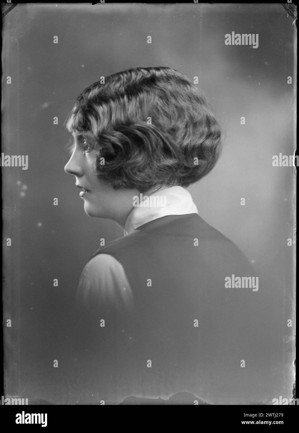 Miss Thompson 6x8 coupon studio portraits, portraits, black-and-white ...