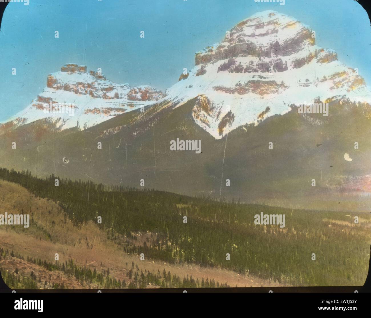 Crows nest mountain hi-res stock photography and images - Alamy