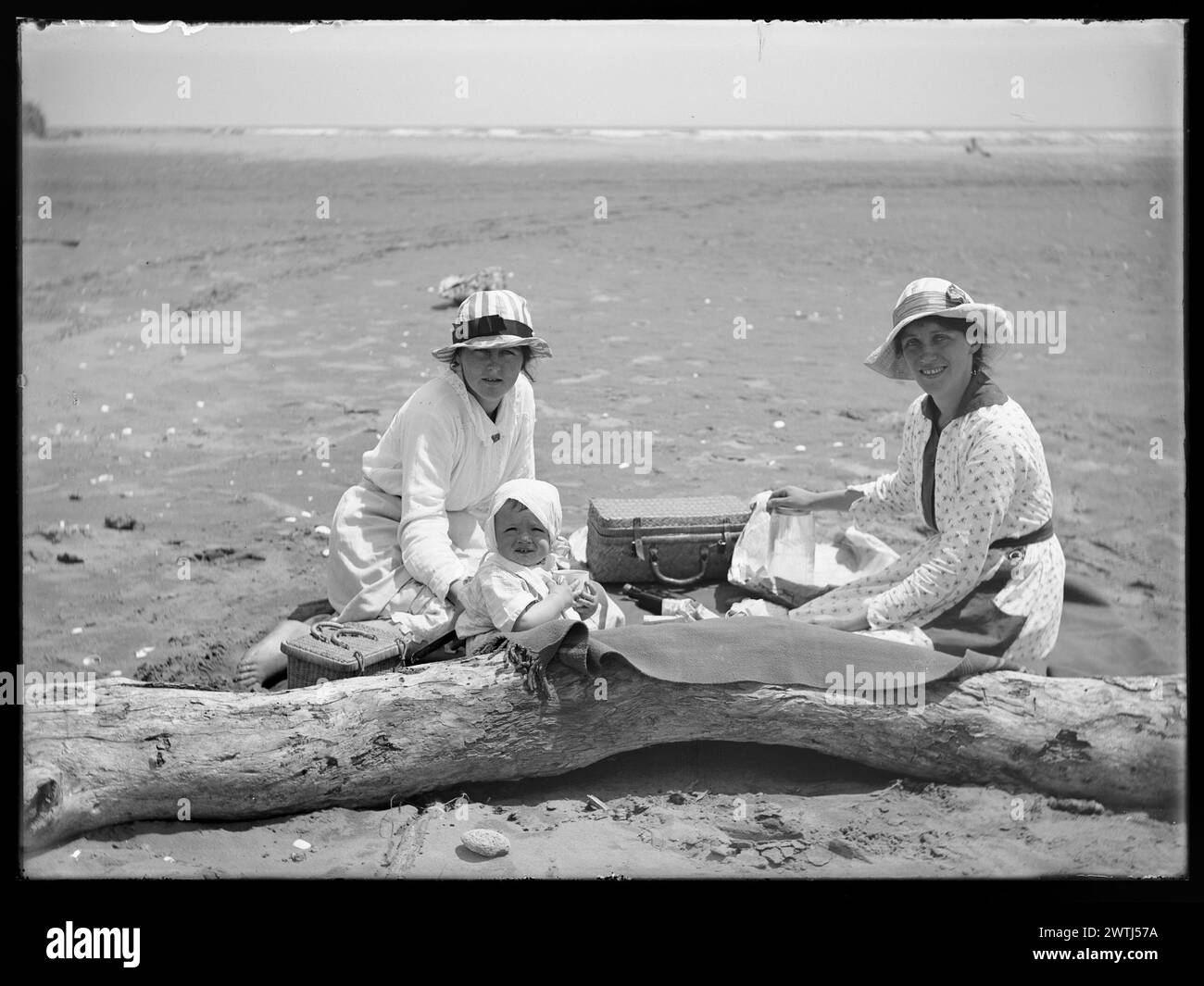 Gelatin dry plate negatives hi-res stock photography and images - Alamy